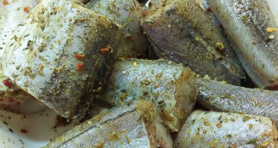 Минтай, тушенный с овощами — Пошаговый рецепт приготовления с фото 2025 ...